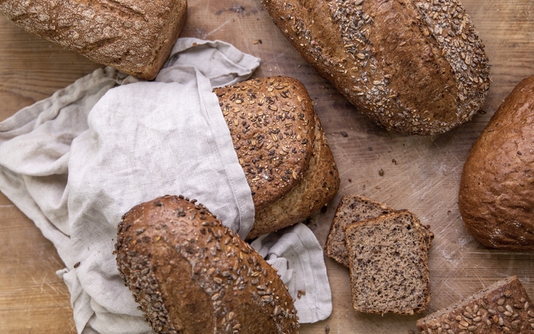 Slik lykkes du med grov bakst - Norgesmøllene Bakeri